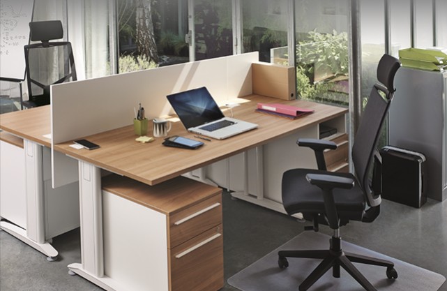 Les conseils Soburo pour choisir sa table de bureau adaptée